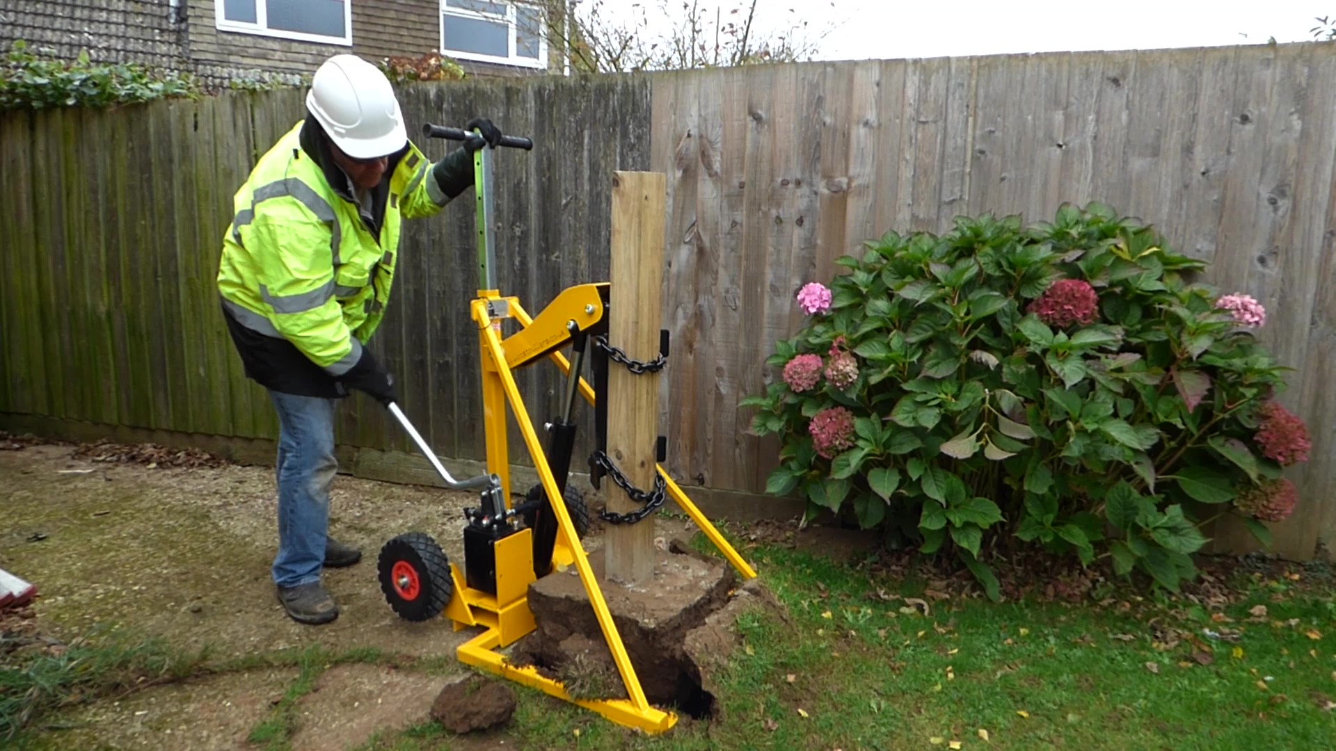 Fence Master | Fence Post Removal | Postpullers