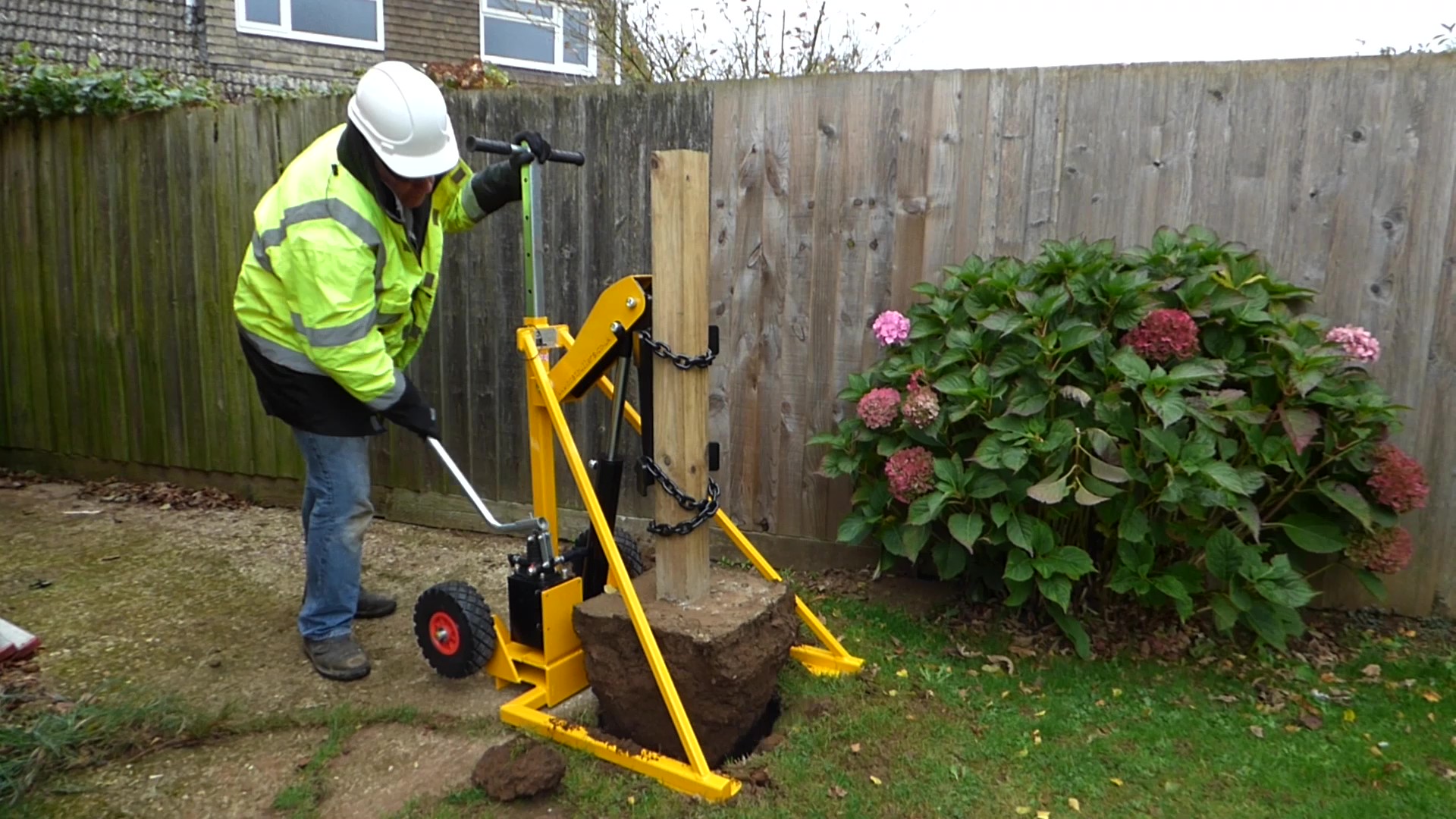 Fence Master | Fence Post Removal | Postpullers